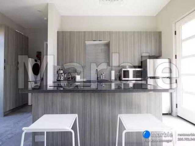 54402000 1881 Kaahele Pl