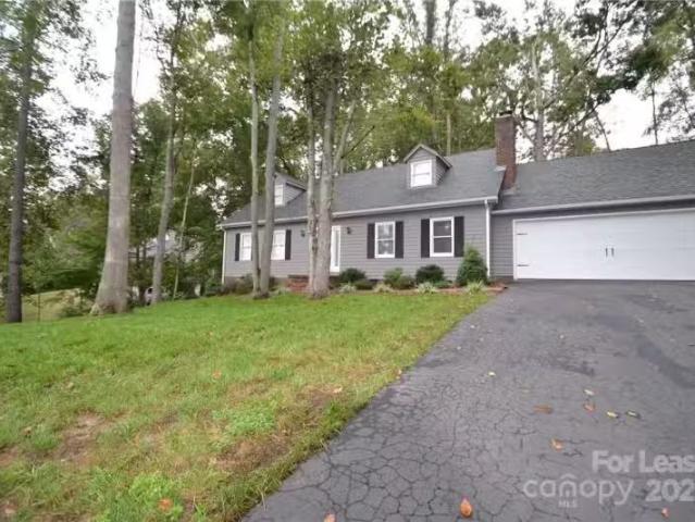 5440 Gunpowder Drive, Hickory, NC 28601