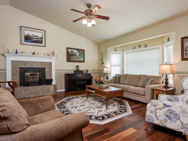 5442 Black Canyon Hwy