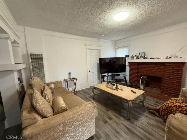 5442 6th Ave, Los Angeles, CA 90043 | MLS #SW25258 | Compass