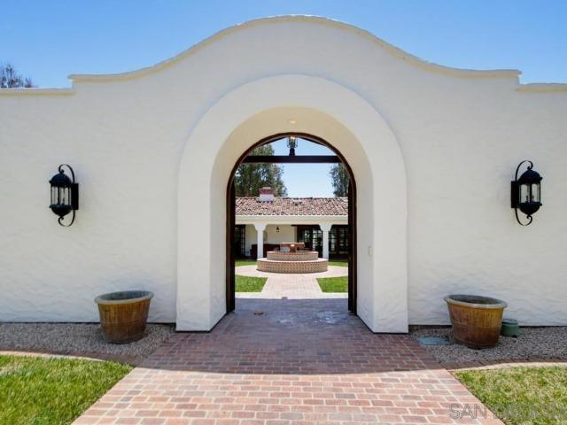 5443 Calzada Del Bosque