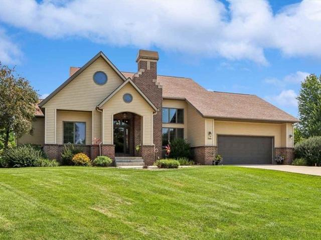 544 28th Ln, Middle Amana, IA 52203