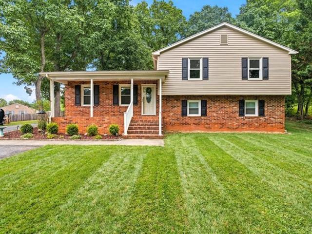 544 Clearview Cir, Rustburg, VA 24588