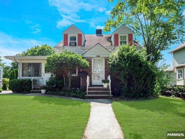 544 Abbott Ave, Ridgefield, NJ 07657