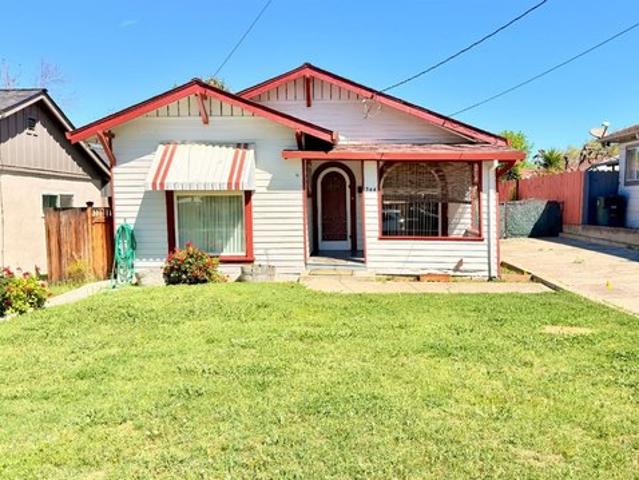544 B St, Hollister, CA 95023