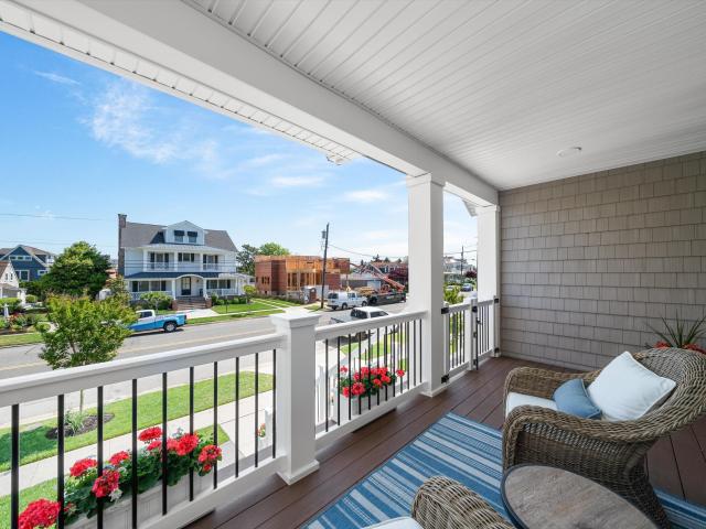 544 E Atlantic Blvd