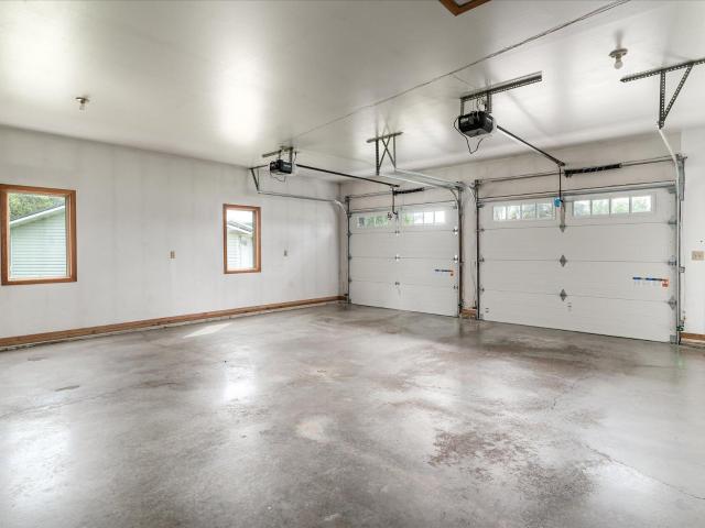 544 E School Rd