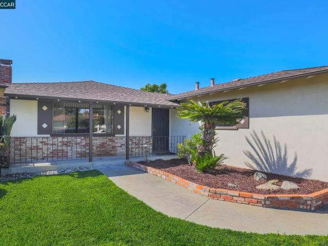 544 Ellery Pl