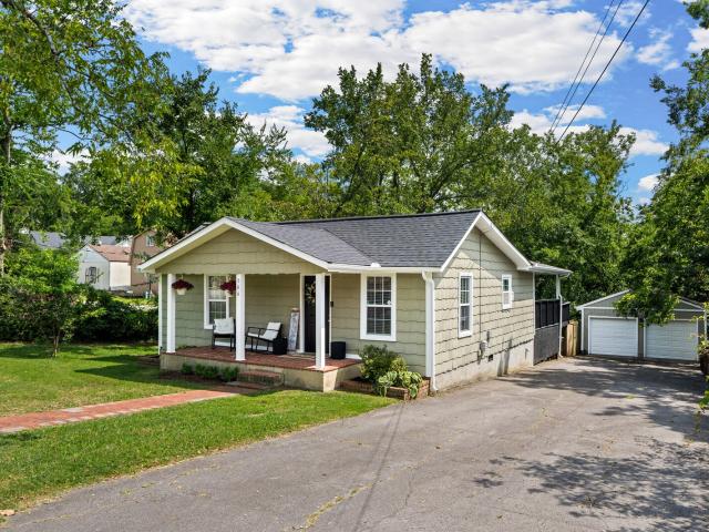 544 Maplewood Ln