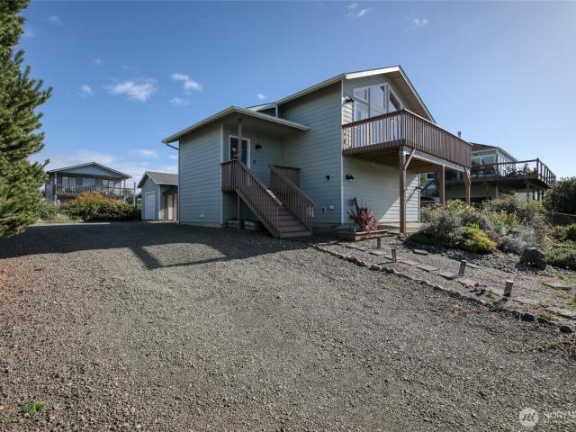 544 Sand Dune Avenue SW