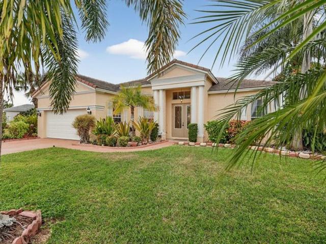 544 SW Lake Manatee Way, Port Saint Lucie, FL 34986
