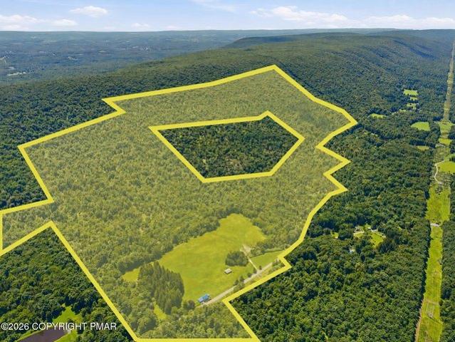 544 Poplar Valley Rd W, Stroudsburg, PA 18360