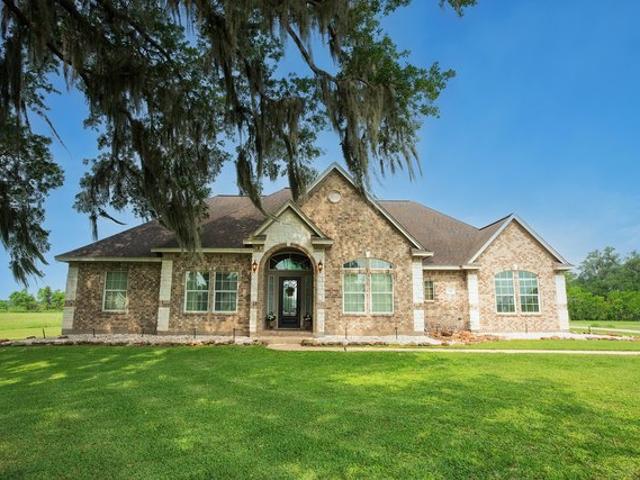 544 Wagon Wheel Trl, Angleton, TX 77515