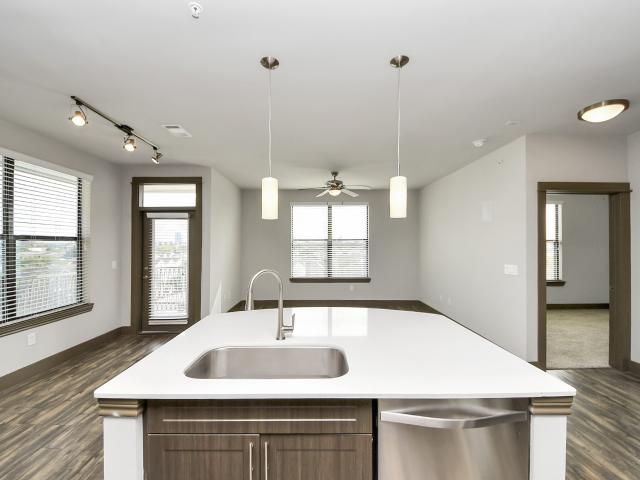 5454 Washington St Avenue 1334