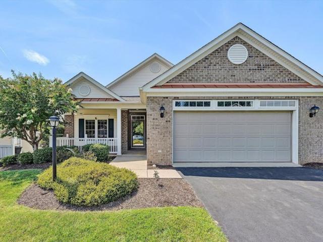 5455 Stayman Dr, Roanoke, VA 24012