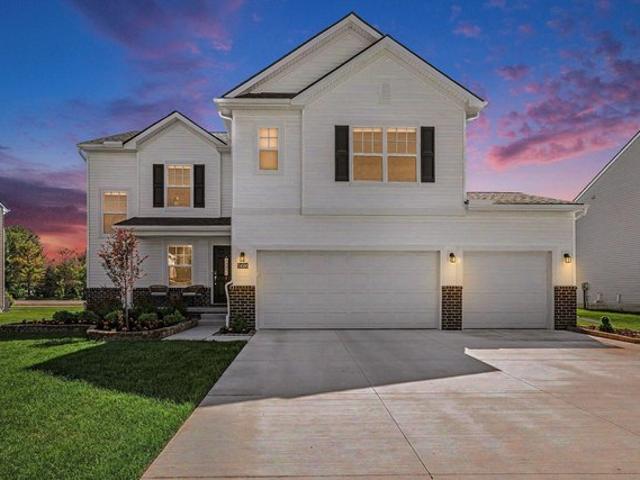 54566 Heron Cir, Chesterfield, MI 48047
