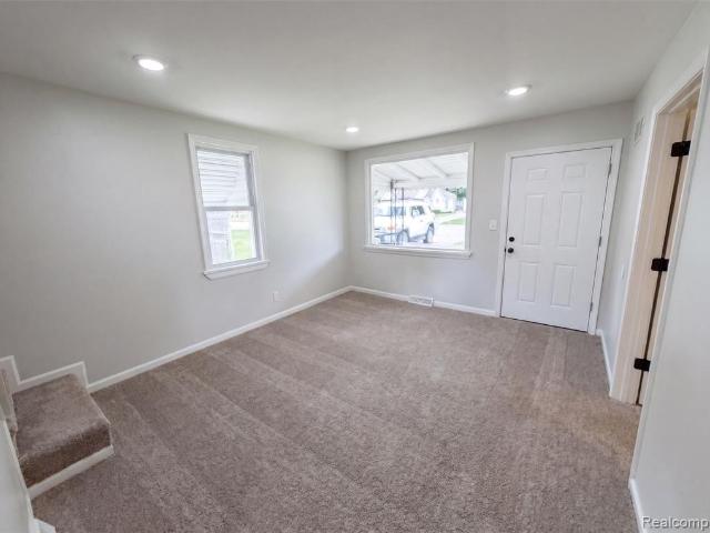 5456 Northlawn Drive