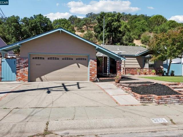 5456 Degnan Dr, Martinez, CA 94553