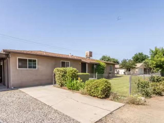 5456 E DAKOTA AVE, FRESNO, CA 93727 Single Family Residence Fo.