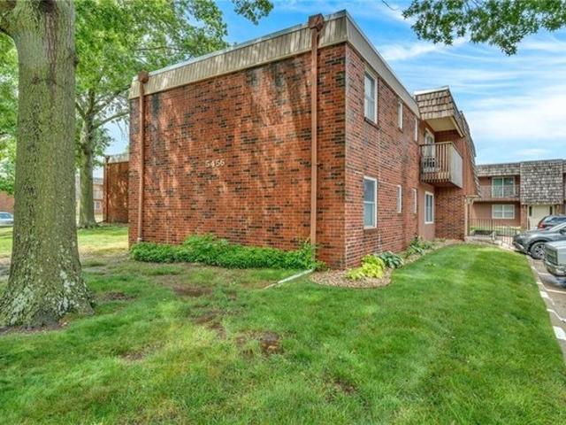 5456 SW 12th Ter, Topeka, KS 66604