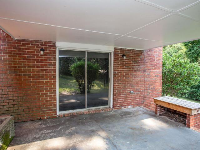 5450 Oakcrest Road