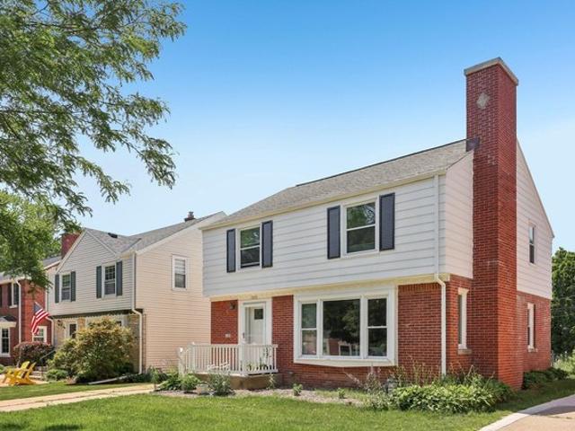 5451 N Kent Ave, Whitefish Bay, WI 53217