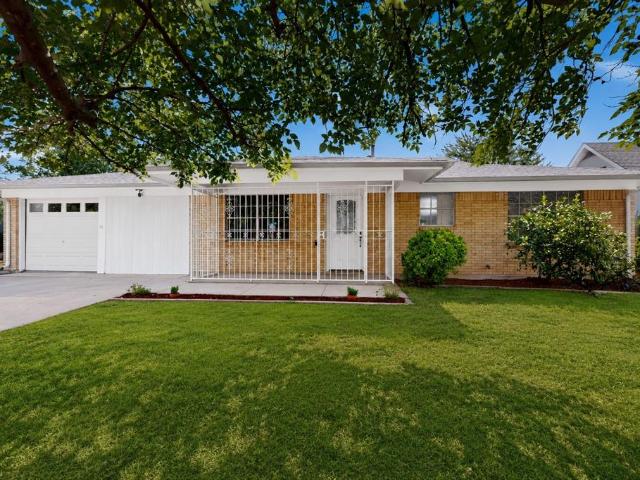 5451 Lubbock Avenue