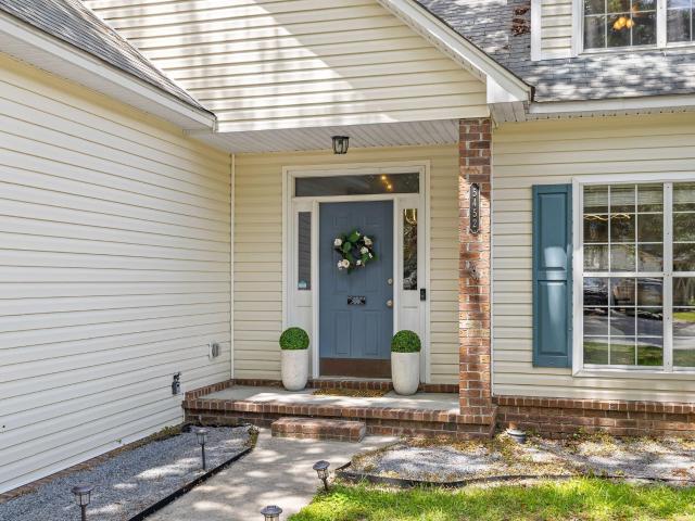 5452 Roxbury Drive
