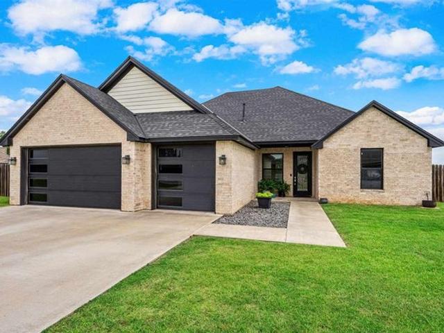 5453 NE Elk Point Rd, Elgin, OK 73538