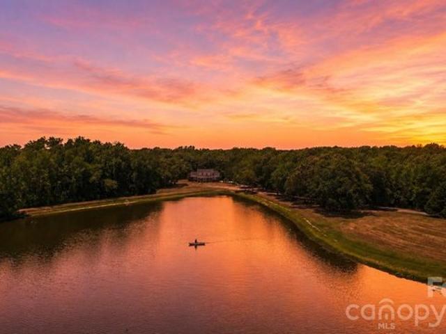 5453 White Plains Church Rd, Pageland, SC 29728