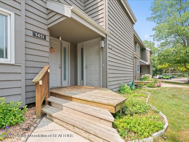 5453 Wild Oak Drive