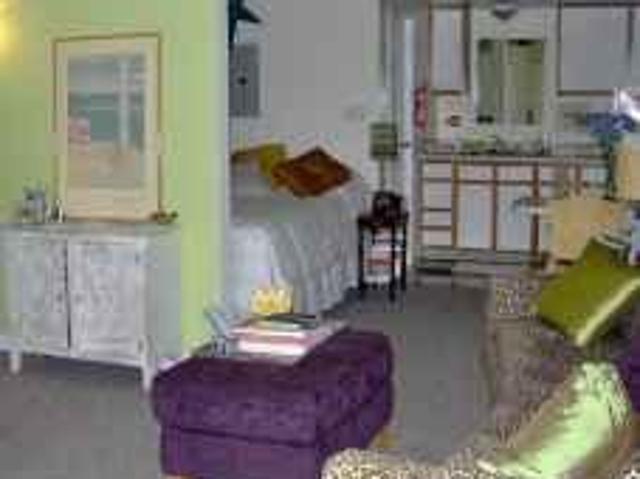 $545 3 Blocks from IU Studio Apartment available Aug '12 Scholar's Rock