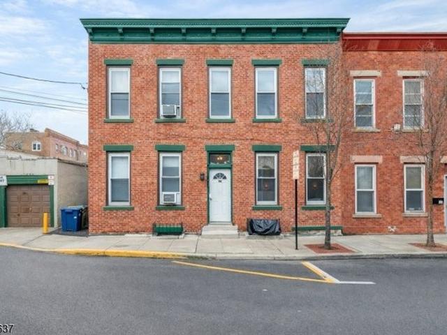 545 9th St, Union City, NJ 07087