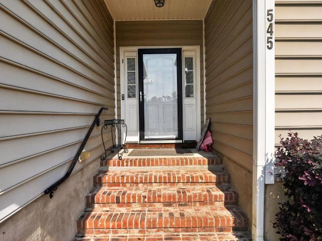 545 Colonial Hills Drive