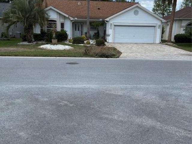 545 Carrera Dr, Lady Lake, FL 32159