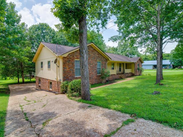 545 Castlegate Dr