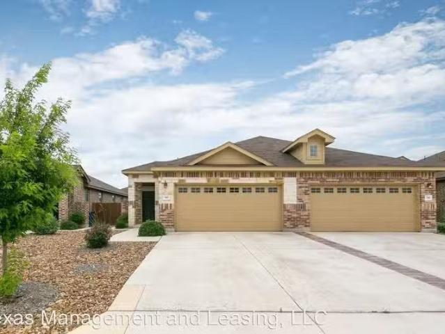545 Creekside Forest