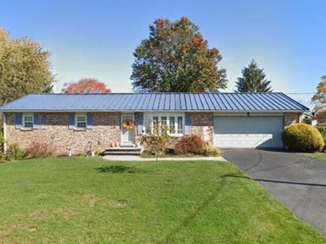 545 Boxwood Ln, Carlisle, PA 17015