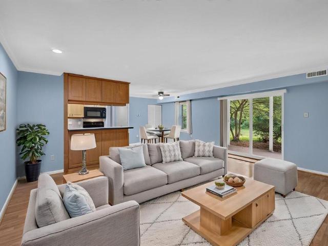 545 Burgoyne Rd # 2