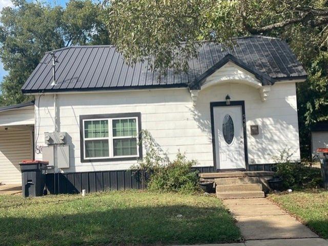 545 E Houston St, Paris, TX 75460