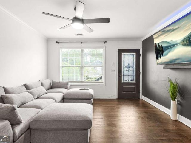 545 Elmwood Road NW