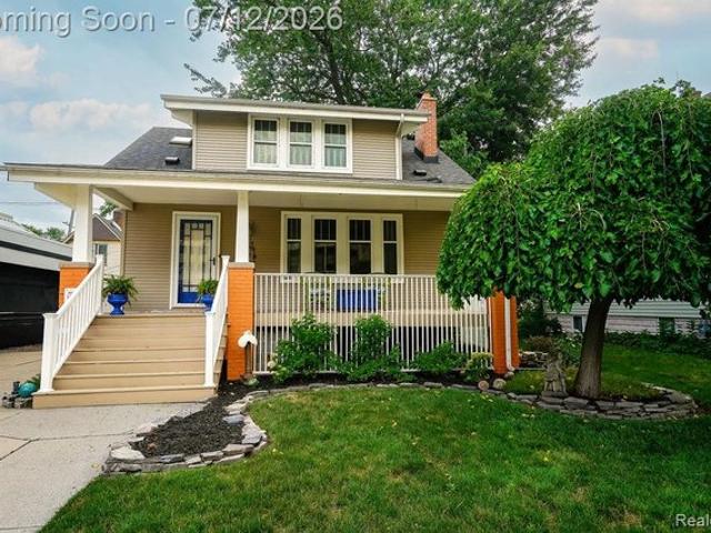 545 Eureka Rd, Wyandotte, MI 48192