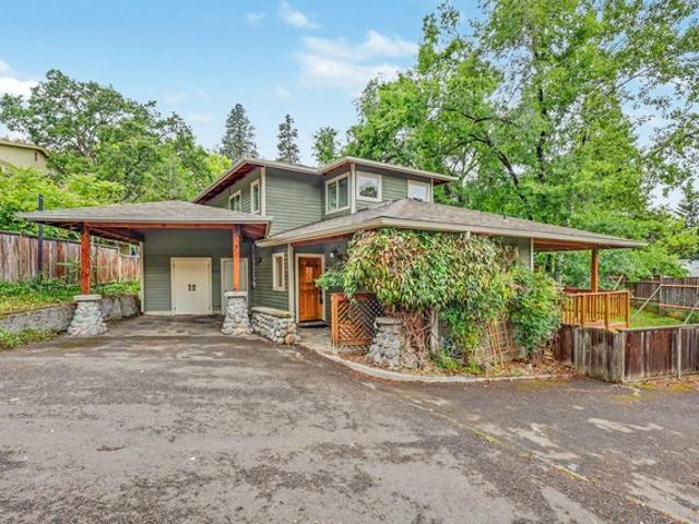 545 Holly St, Ashland, OR 97520