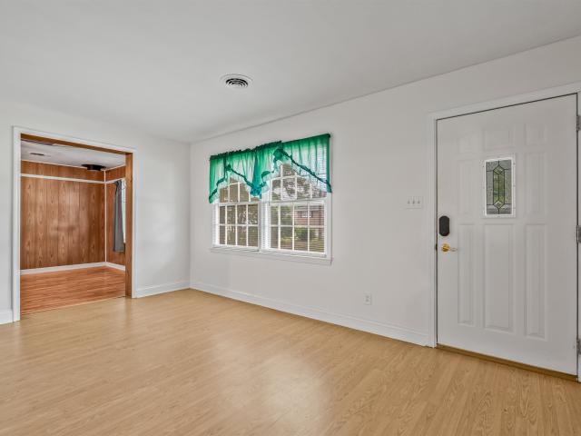 545 Hickory Ave