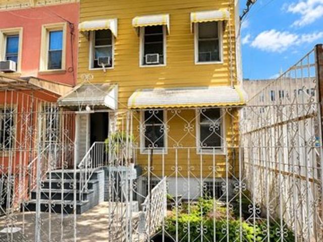 545 Logan St, Brooklyn, NY 11208