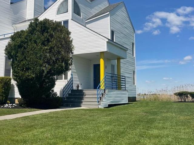 545 Lagoon Blvd, Brigantine, NJ 08203