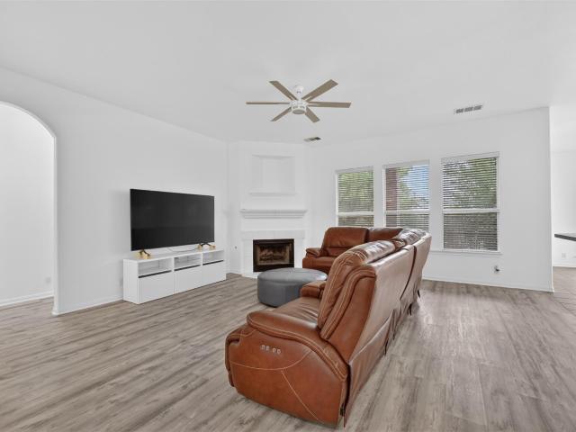 545 Manchester Ln