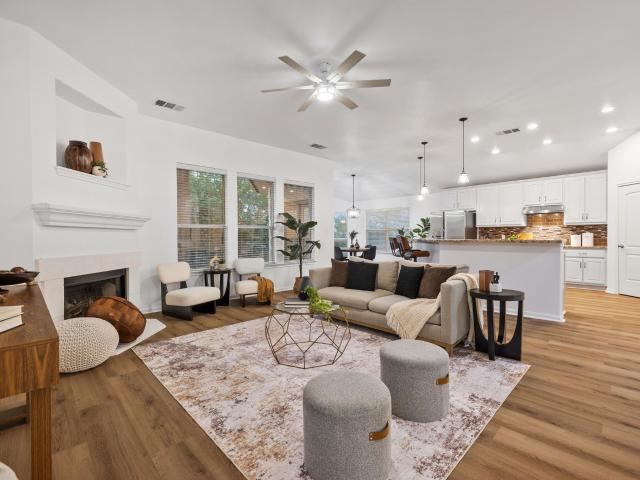 545 Manchester Ln