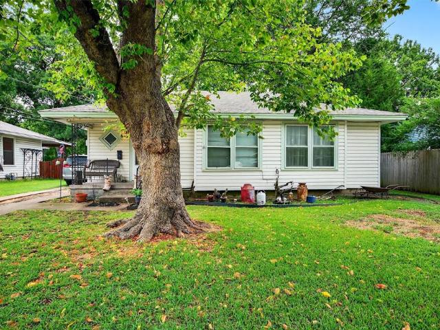 545 N Wharton St, Sherman, TX 75092 | MLS #21202 | Compass