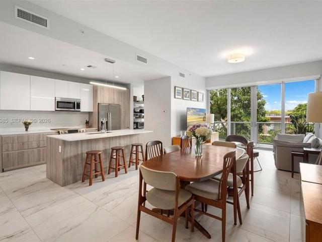 545 SW 11th St Apt 208, Miami, FL 33129